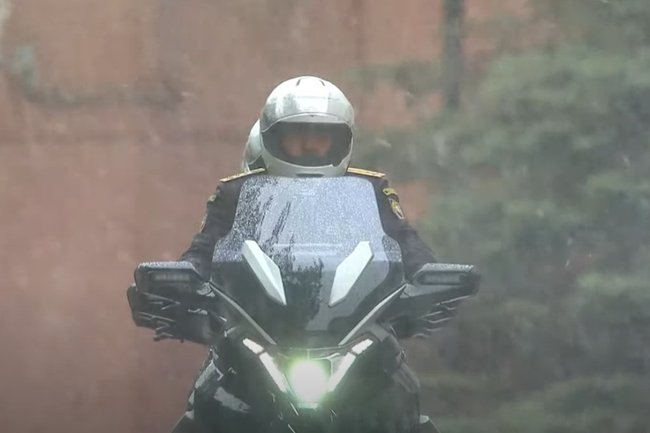 На инаугурации Владимира Путина показали российский электромотоцикл ...